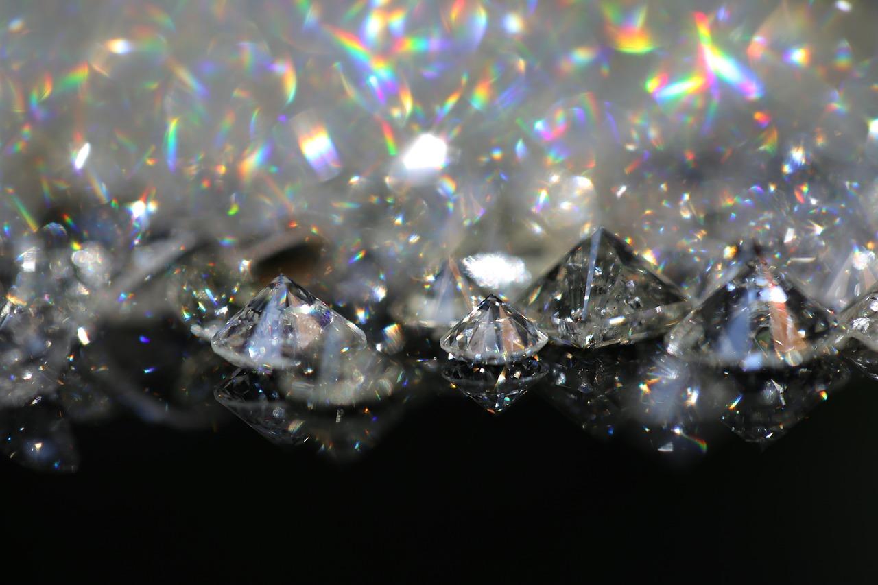 Lab Grown Melee Diamonds | Tiny Diamonds with Big Impact